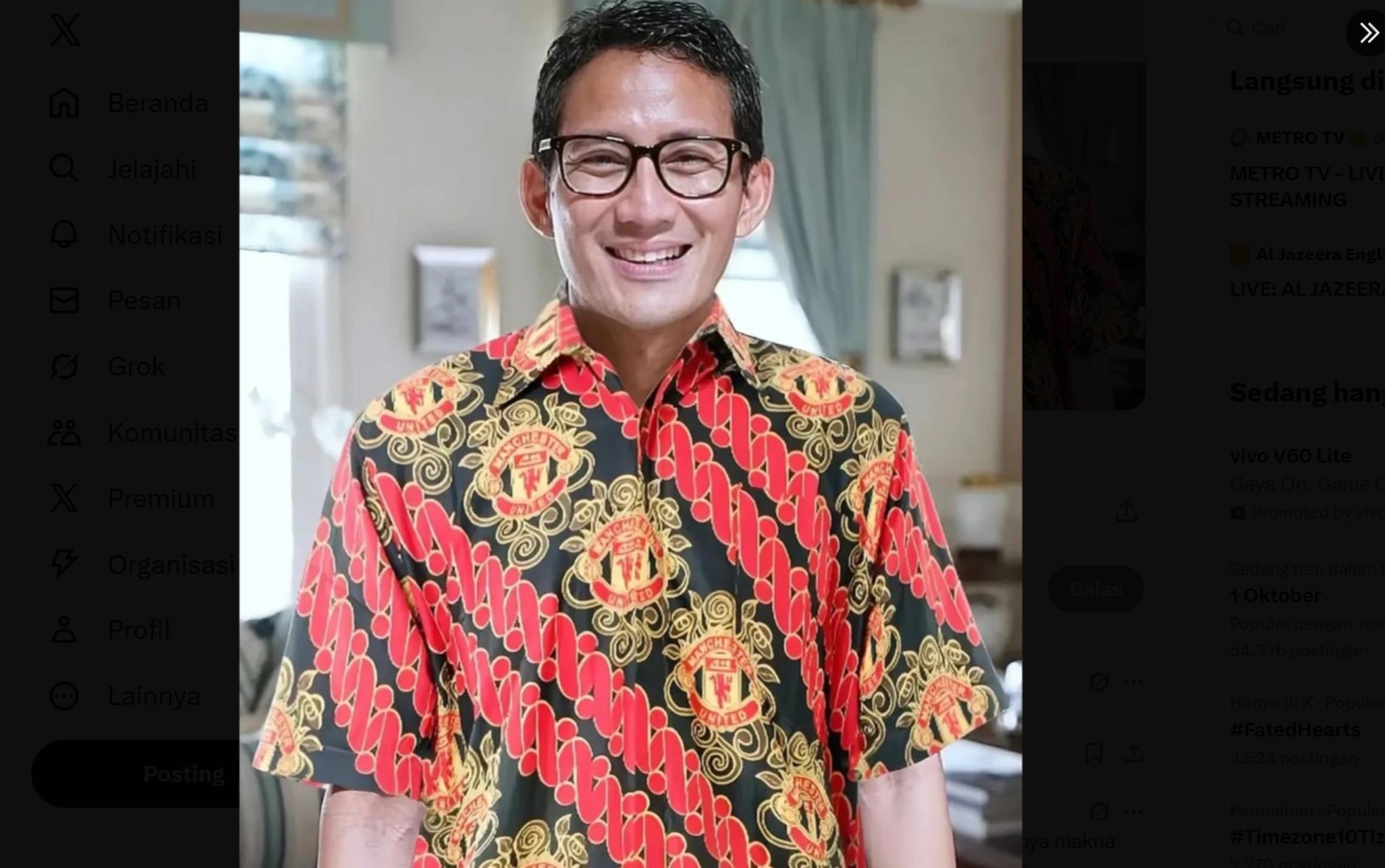 Pakai Batik Parang Corak S Berlogo MU, Sandiaga Uno: Pas Banget Kayak ...