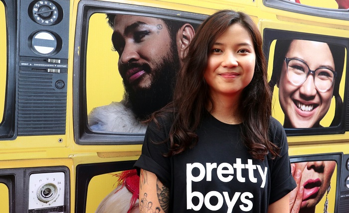 Beraksi saat Peluncuran KiosMusic.com di Kemang Utara, Danilla Riyadi ...