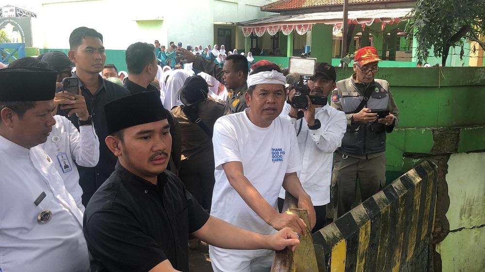 Dedi Mulyadi Sebut Bupati Bekasi Ade Kuswara Kunang 'Si Raja Bongkar Bangunan Liar', Ini ...