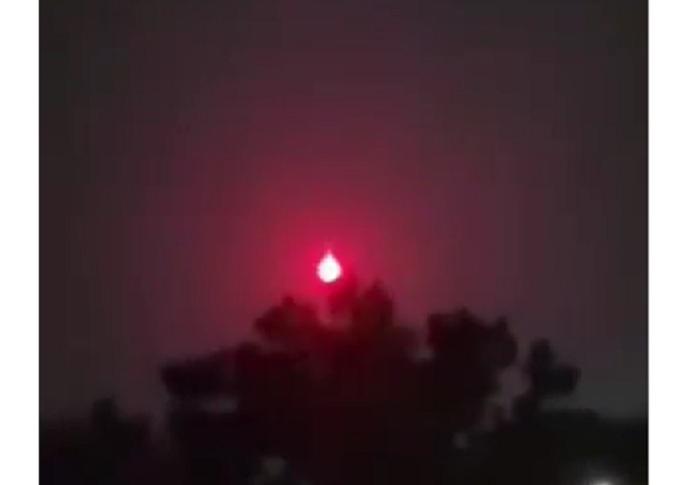 Dentuman Misterius dan Bola Api di Langit Cirebon, Warga Panik dan ...