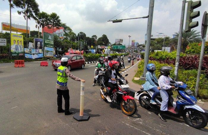 Arus Balik Bikin Jalur Puncak Padat, One Way Kembali Diberlakukan dari ...