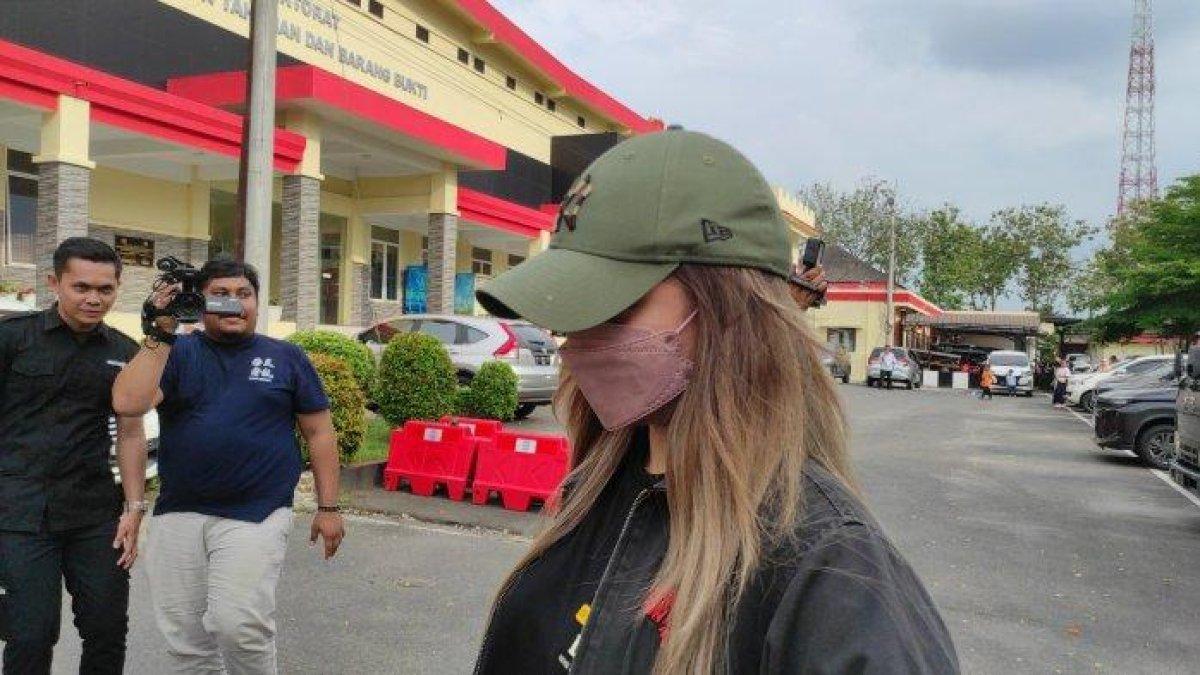 Penampakan Fira, Sosok Wanita yang Viral Diduga Pemicu Penganiayaan Ken Admiral, Jadi Saksi ...